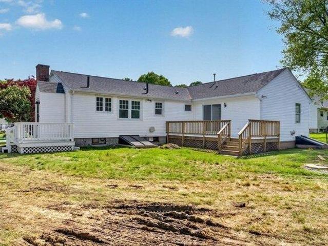 house with 3 bedroom, Swansea MA ES104265378