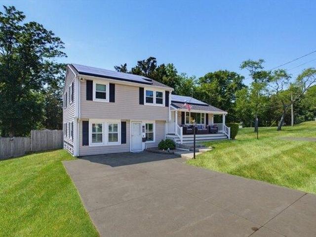 house with 3 bedroom, Swansea MA ES104263960