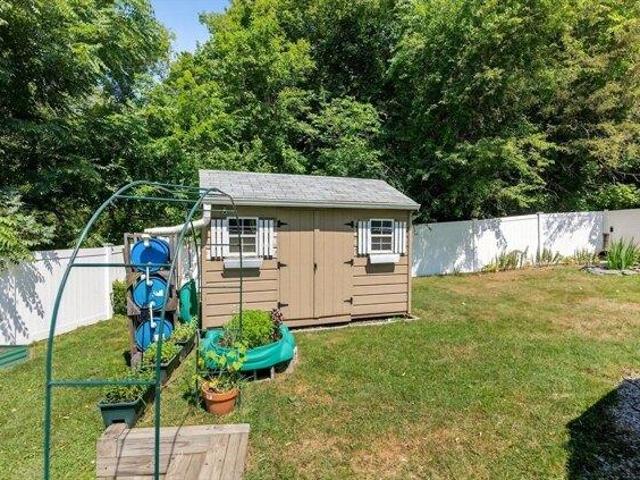 house with 3 bedroom, Swansea MA ES104410797