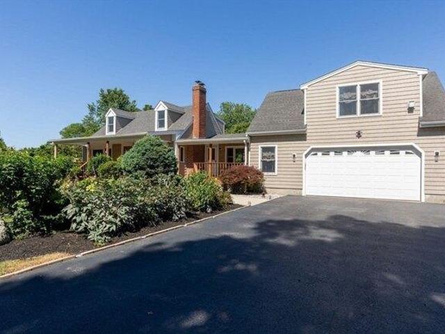 house with 3 bedroom, Swansea MA ES104477576