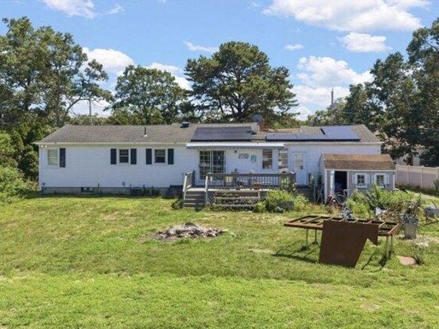 house with 3 bedroom, Swansea MA ES105081228