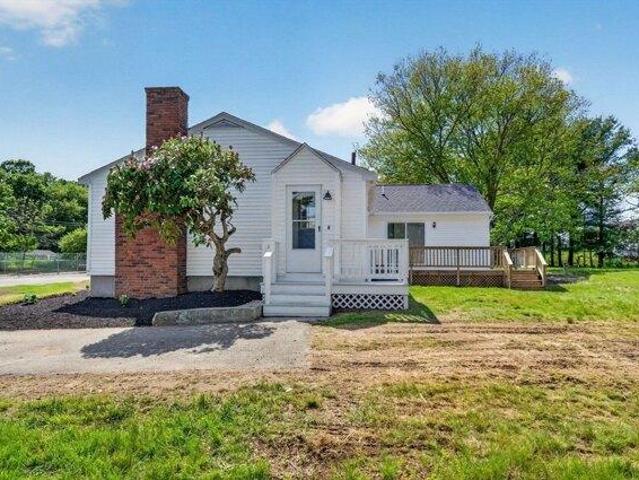 house with 3 bedroom, Swansea MA ES105175286