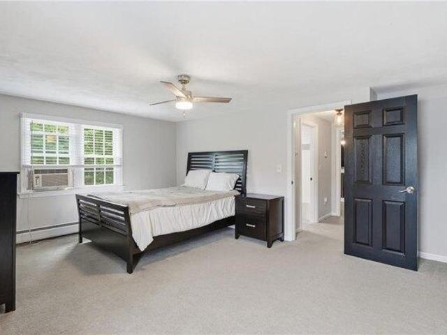 house with 3 bedroom, Swansea MA ES105176371
