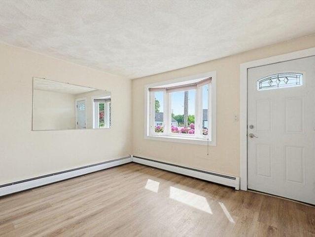 house with 3 bedroom, Swansea MA ES103249997