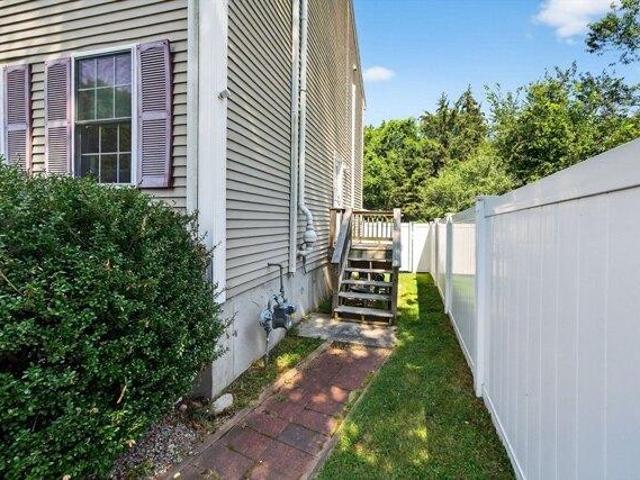 house with 3 bedroom, Swansea MA ES103588771