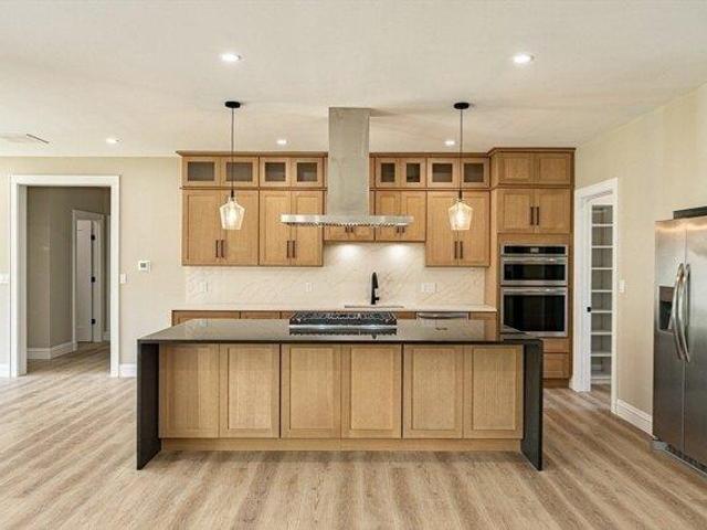 house with 3 bedroom, Swansea MA ES103849452