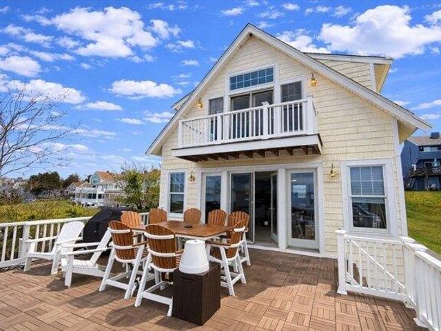 house with 3 bedroom, Swansea MA ES103965851