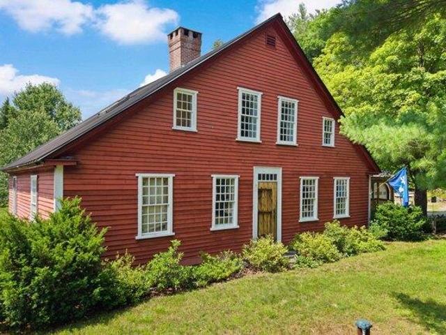 house with 3 bedroom, Swanzey NH DS104263502