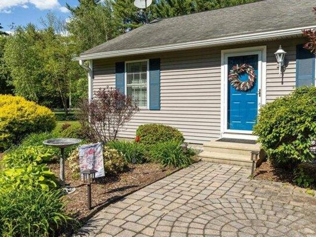 house with 3 bedroom, Swanzey NH DS103101169