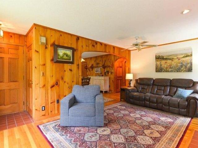 house with 3 bedroom, Swanzey NH ES105108358