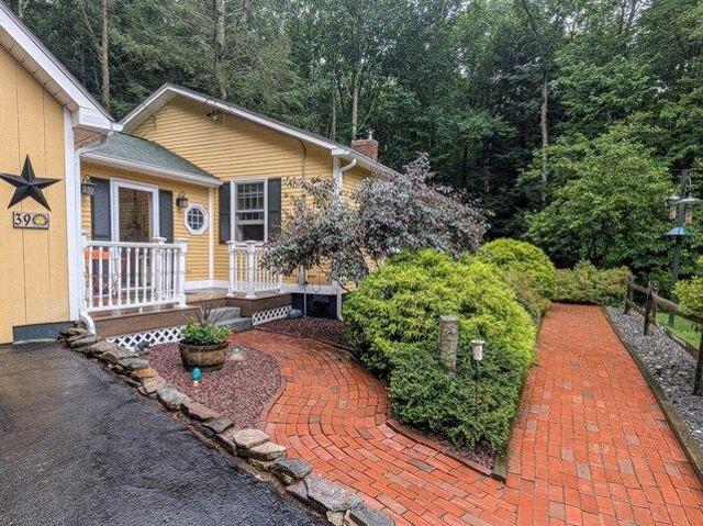 house with 3 bedroom, Swanzey NH ES105229967