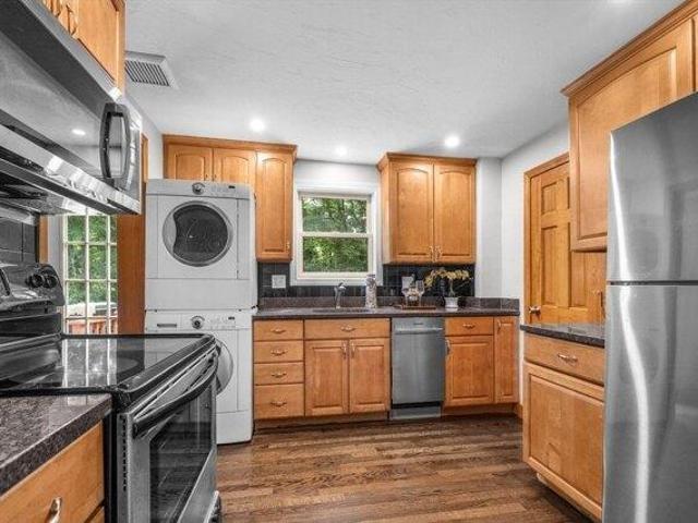 house with 3 bedroom, Stoughton MA DS103809097