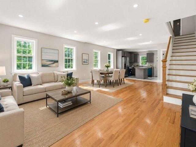 house with 3 bedroom, Stoughton MA DS104044410