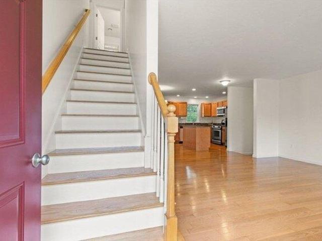 house with 3 bedroom, Stoughton MA ES103849952
