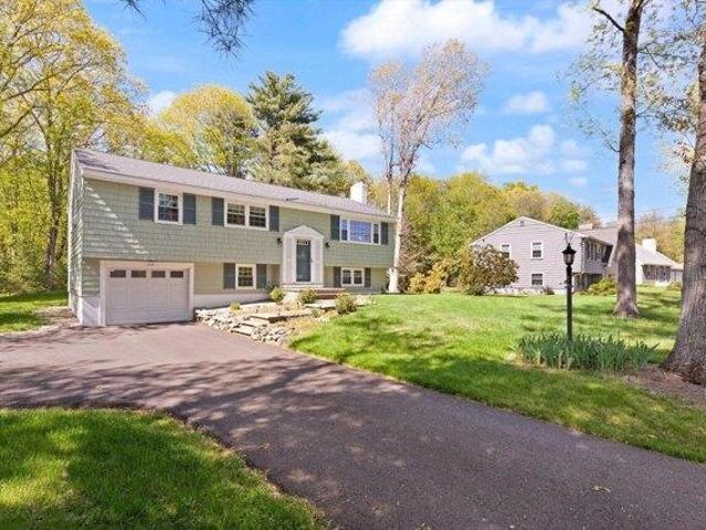 house with 3 bedroom, Stoughton MA ES103852367
