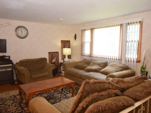house with 3 bedroom, Stoughton MA ES104848122