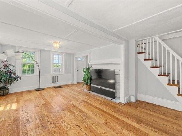house with 3 bedroom, Stoughton MA ES104848183