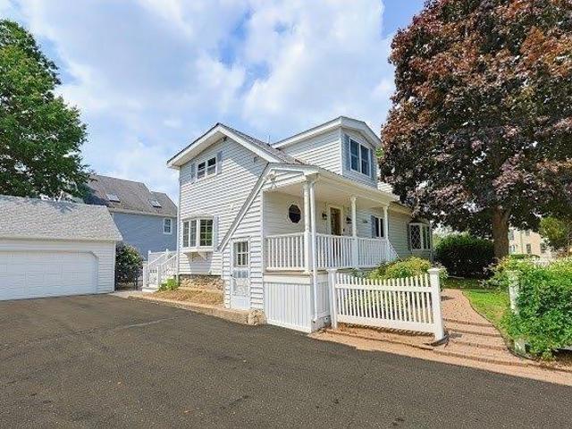 house with 3 bedroom, Stoughton MA ES104905560
