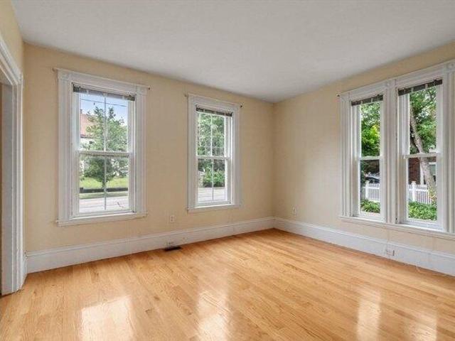 house with 3 bedroom, Stoughton MA ES104009489
