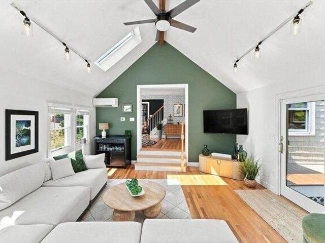 house with 3 bedroom, Stoughton MA ES105059130