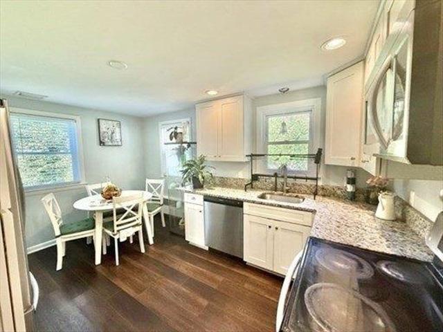 house with 3 bedroom, Stoughton MA ES105104697