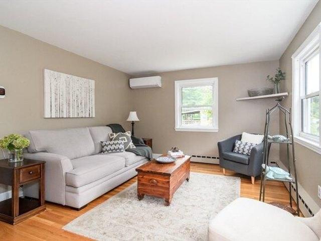 house with 3 bedroom, Stoughton MA ES105115428