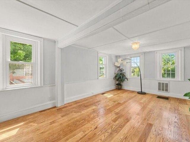 house with 3 bedroom, Stoughton MA ES105125943