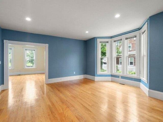 house with 3 bedroom, Stoughton MA ES105156649