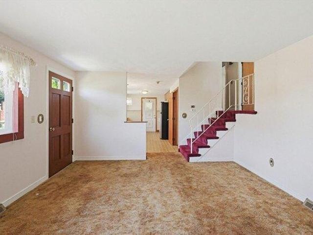 house with 3 bedroom, Stoughton MA ES105193589