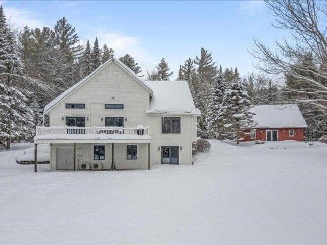 house with 3 bedroom, Stowe VT DLS101071645