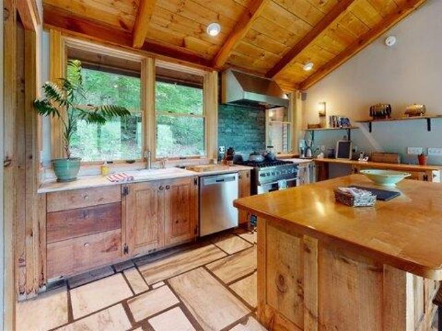 house with 3 bedroom, Stowe VT DS104329279