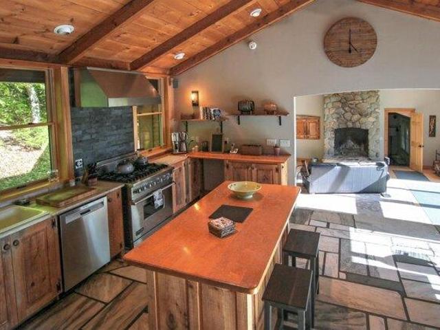 house with 3 bedroom, Stowe VT ES104608321