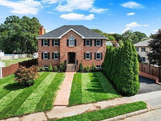 house with 3 bedroom, Stoneham MA DLS102345489