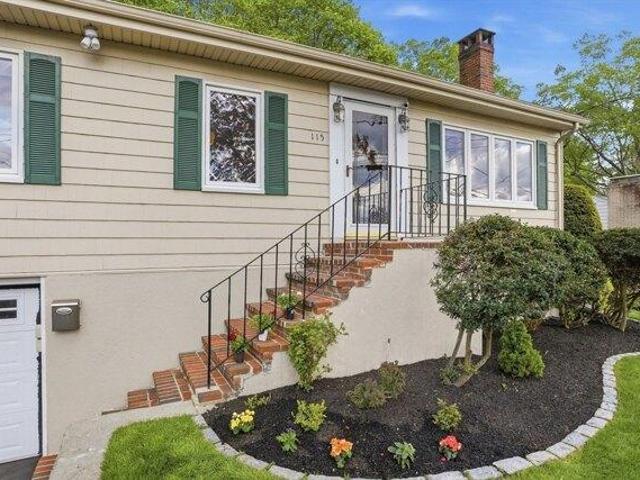house with 3 bedroom, Stoneham MA DLS102345363