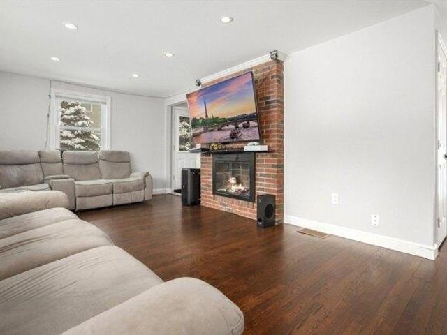 house with 3 bedroom, Stoneham MA DS102370404