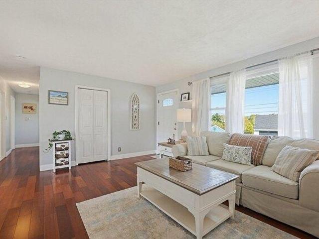 house with 3 bedroom, Stoneham MA DS102860593