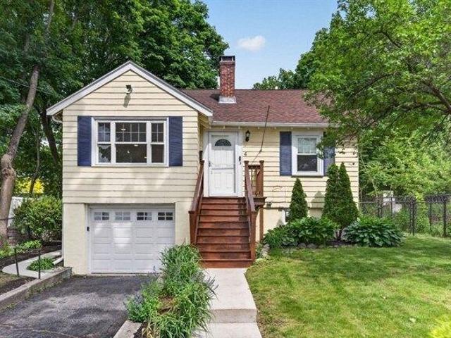 house with 3 bedroom, Stoneham MA DS102960967