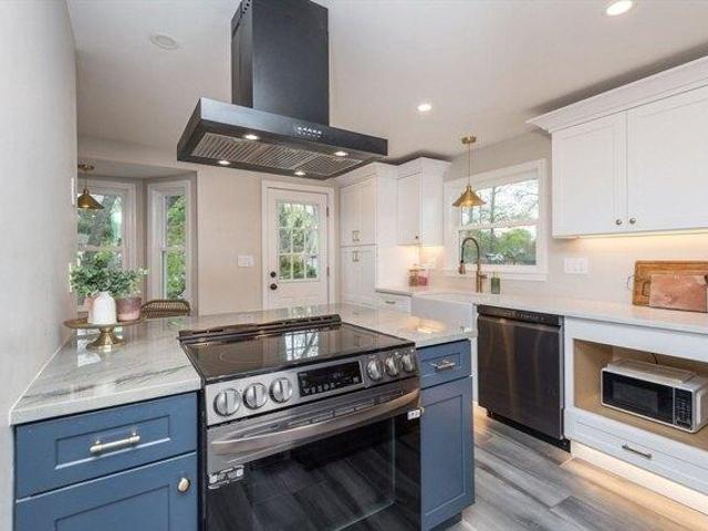house with 3 bedroom, Stoneham MA DS103186274