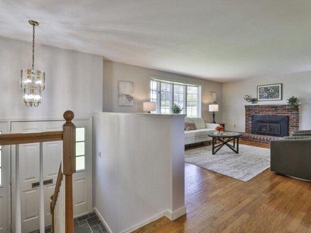 house with 3 bedroom, Stoneham MA DS103222597