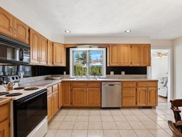 house with 3 bedroom, Stoneham MA DS103889671