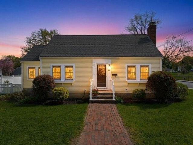 house with 3 bedroom, Stoneham MA ES103185119