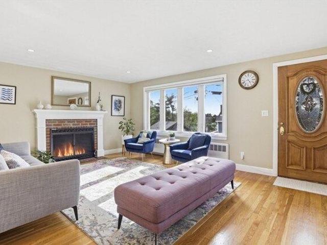 house with 3 bedroom, Stoneham MA ES103496074