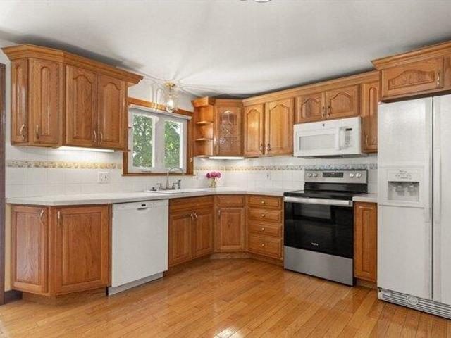 house with 3 bedroom, Stoneham MA ES103807136