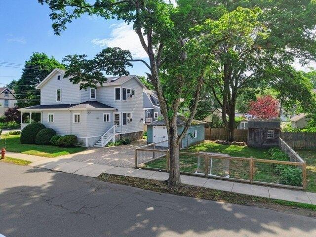 house with 3 bedroom, Stoneham MA ES103807614