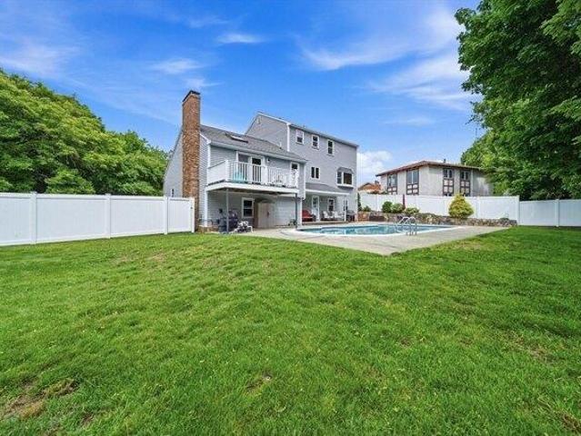 house with 3 bedroom, Stoneham MA ES103932198