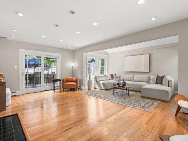 house with 3 bedroom, Stoneham MA ES104568230