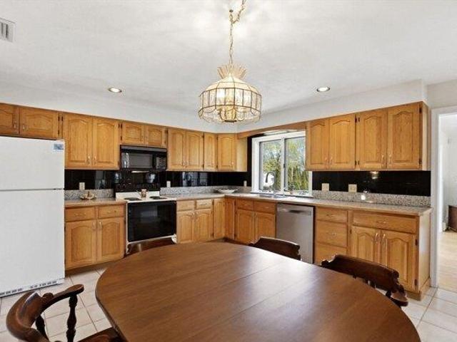 house with 3 bedroom, Stoneham MA ES104759836