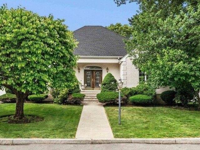 house with 3 bedroom, Stoneham MA ES104808776