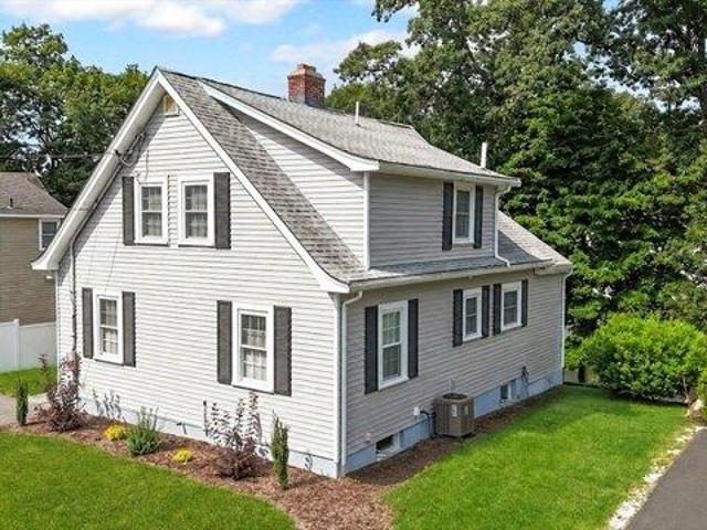 house with 3 bedroom, Stoneham MA ES105126090