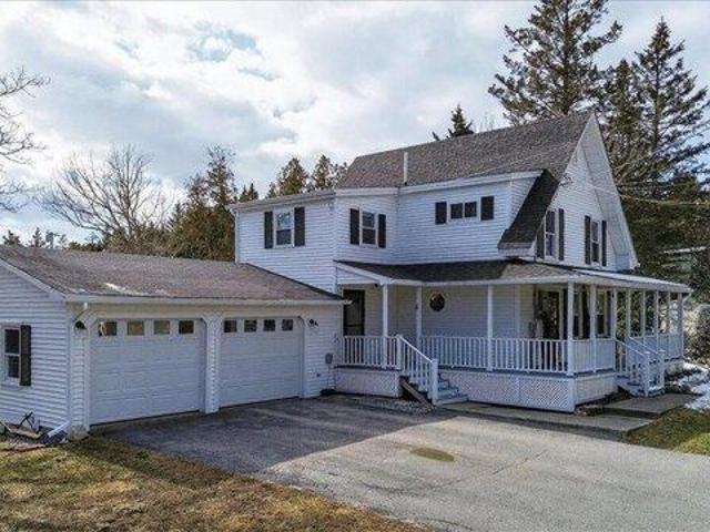 house with 3 bedroom, Stonington ME DLS101799208